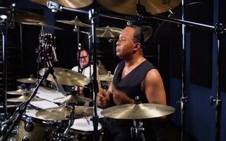 Michael Jackson Drummer Jonathan Moffett Performs Thriller. - Zookap